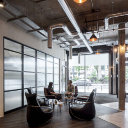 Modern Office Partition Walls: Design Trends & Ideas - Optima United ...